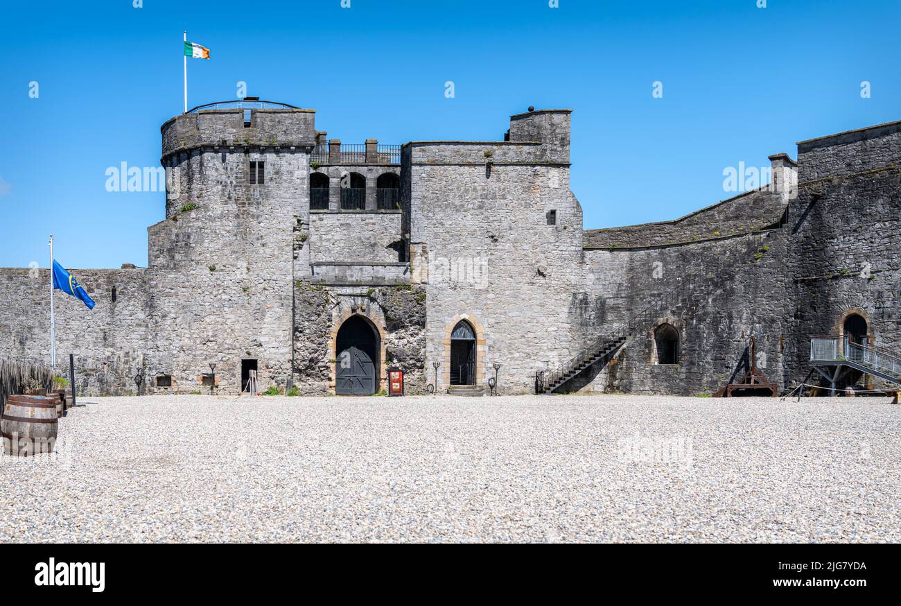 Limerick city king john castle hi-res stock photography and images - Alamy