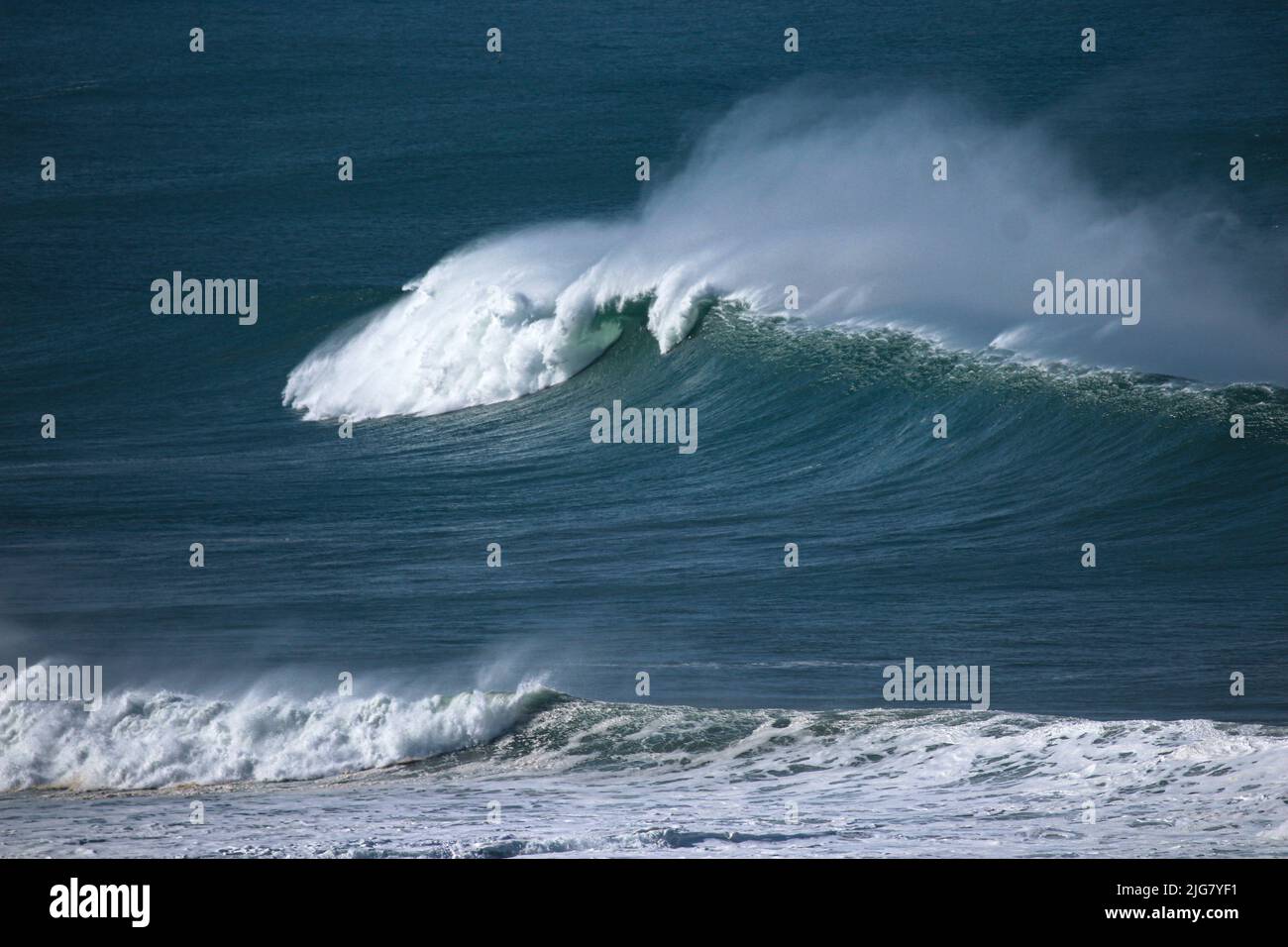 Perfect wave hi-res stock photography and images - Alamy