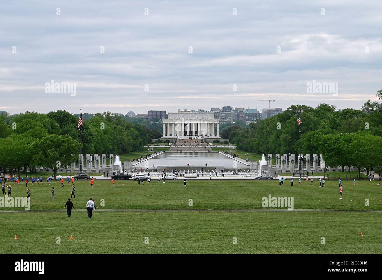 Lincoln Memorial and Reflecting Pool on the National Mall; Washington ...