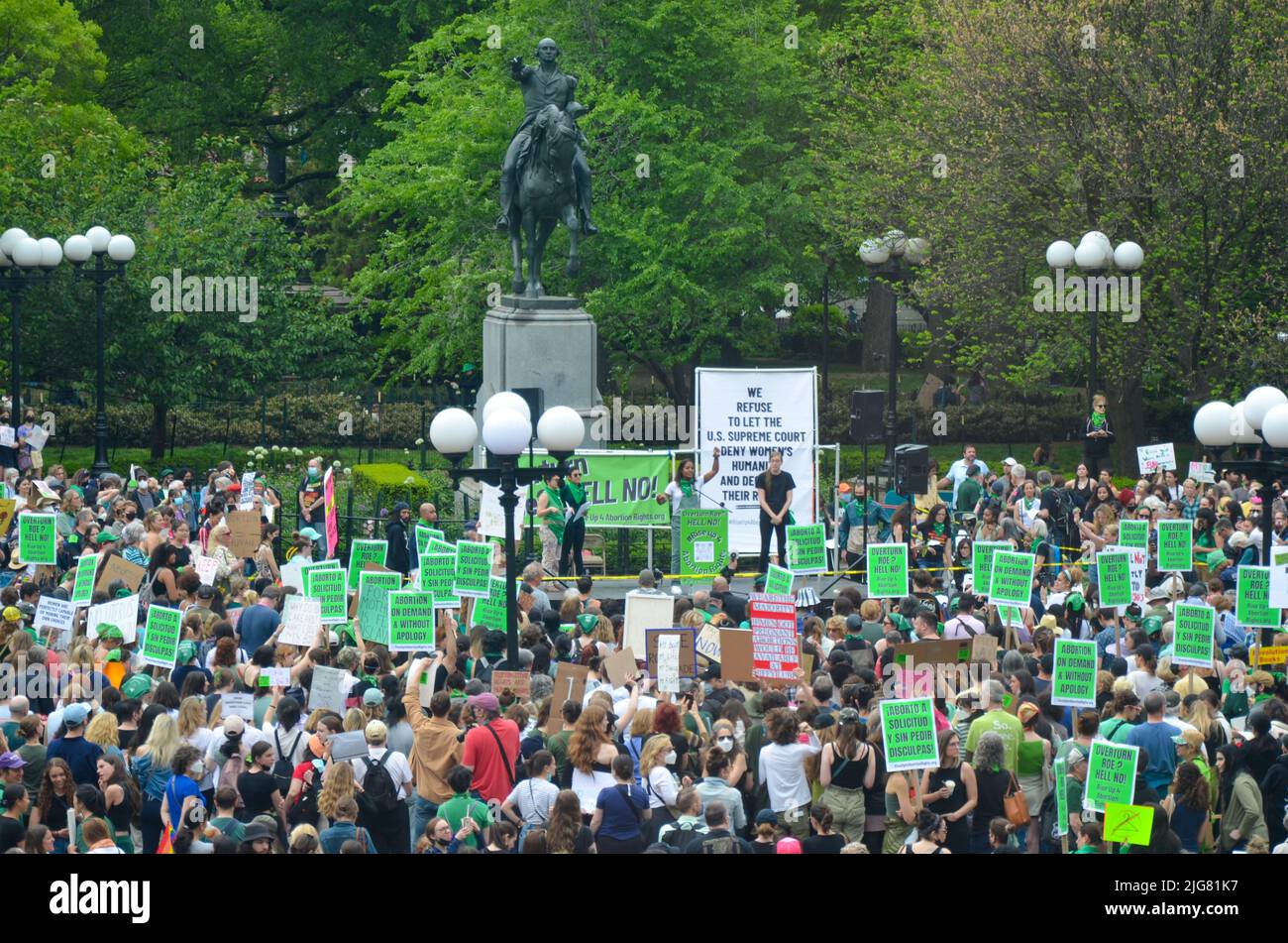 An aerial of protesters gathered at Union Square in Manhattan to ...
