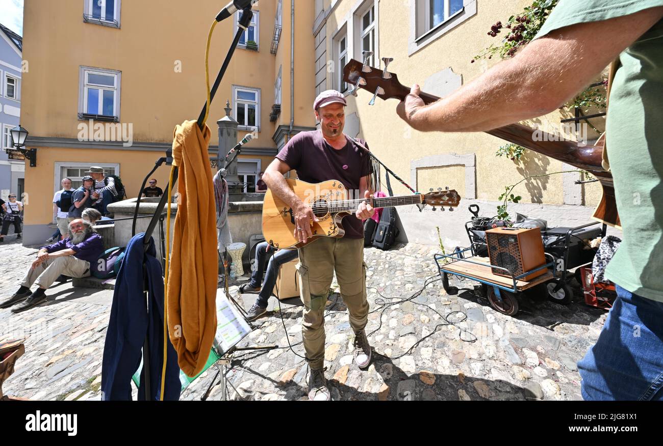 Rudolstadt, Germany. 08th July, 2022. Stefan Weitkus with Kleinod plays ...