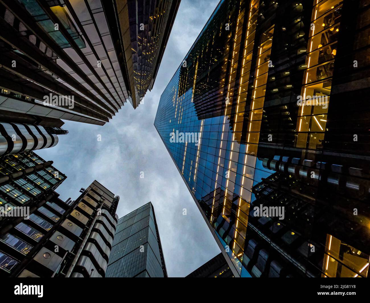 Glassy office skyscrapers hi-res stock photography and images - Alamy