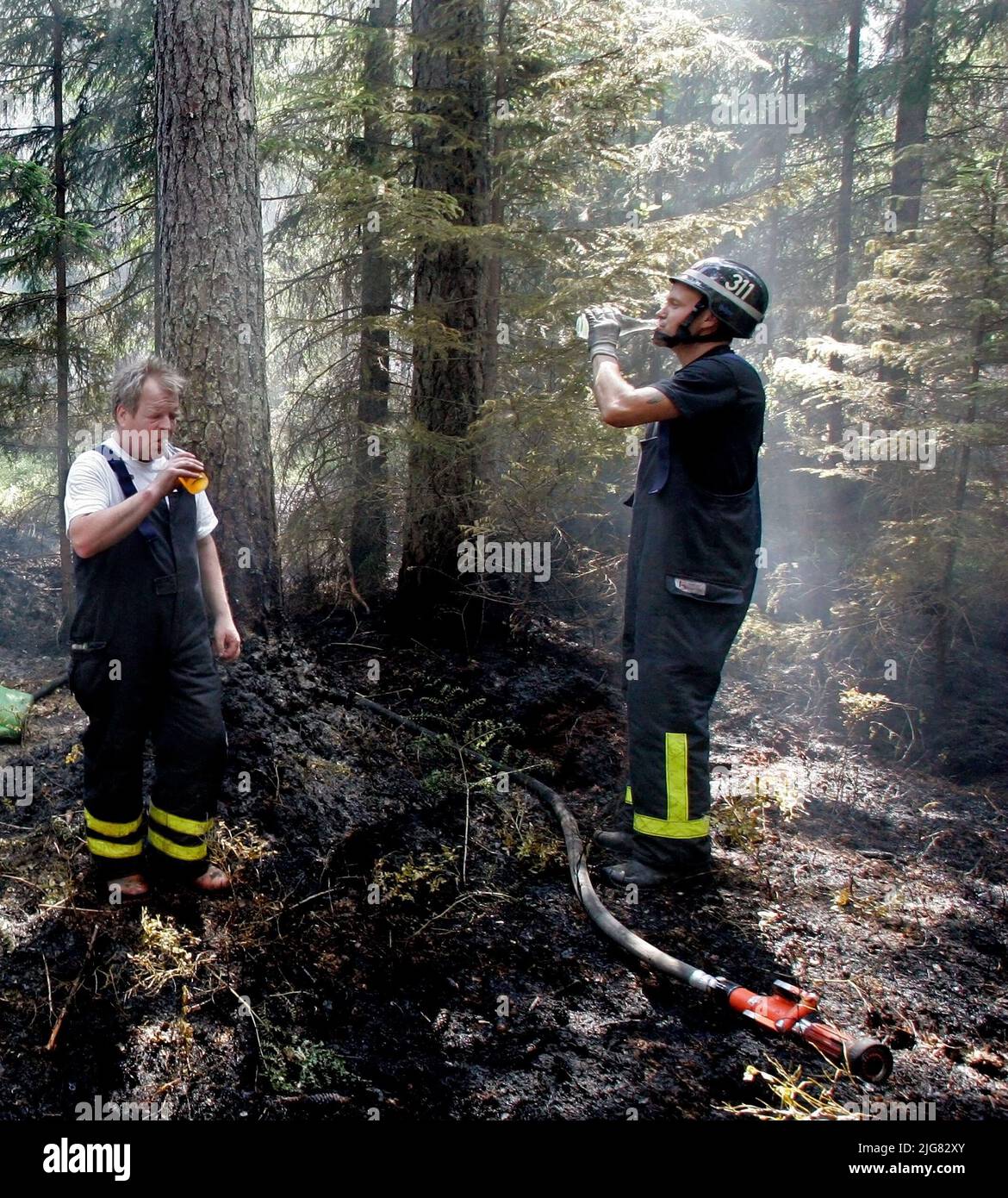 Fire fighting 112 hi-res stock photography and images - Alamy