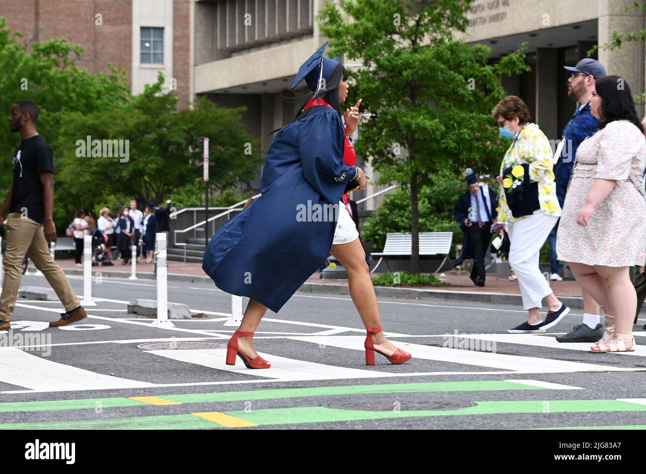 George Washington University college students in traditional robe and ...