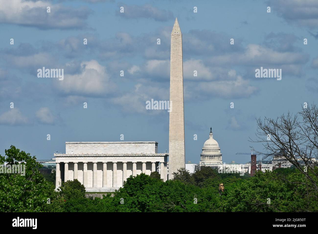 Lincoln Memorial, Washington Monument and United States Capitol on the ...