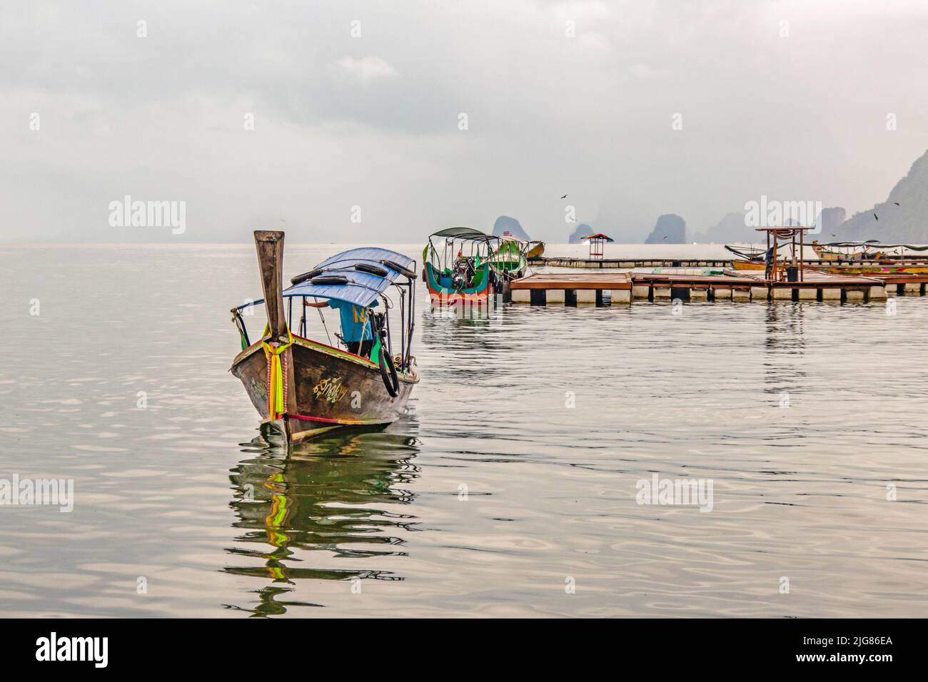 Dock sailing boats hi-res stock photography and images - Alamy