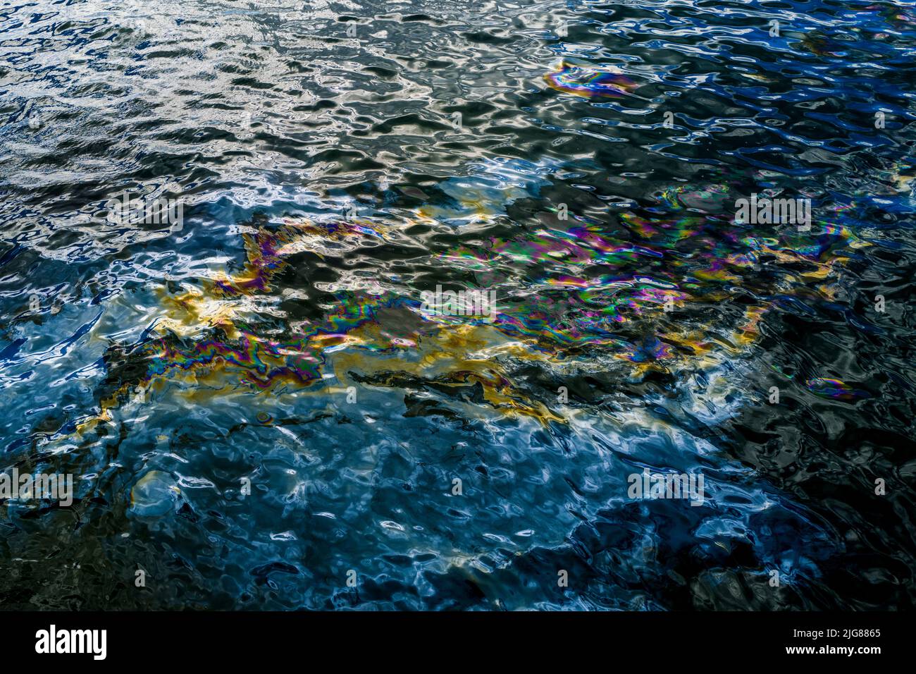 An oil leaked in the water texture Stock Photo - Alamy