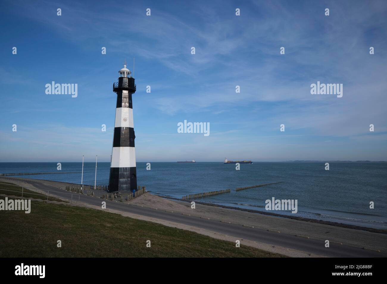 Breskens. Lighthouse "Nieuwe Sluis" near the town of Breskens in the ...
