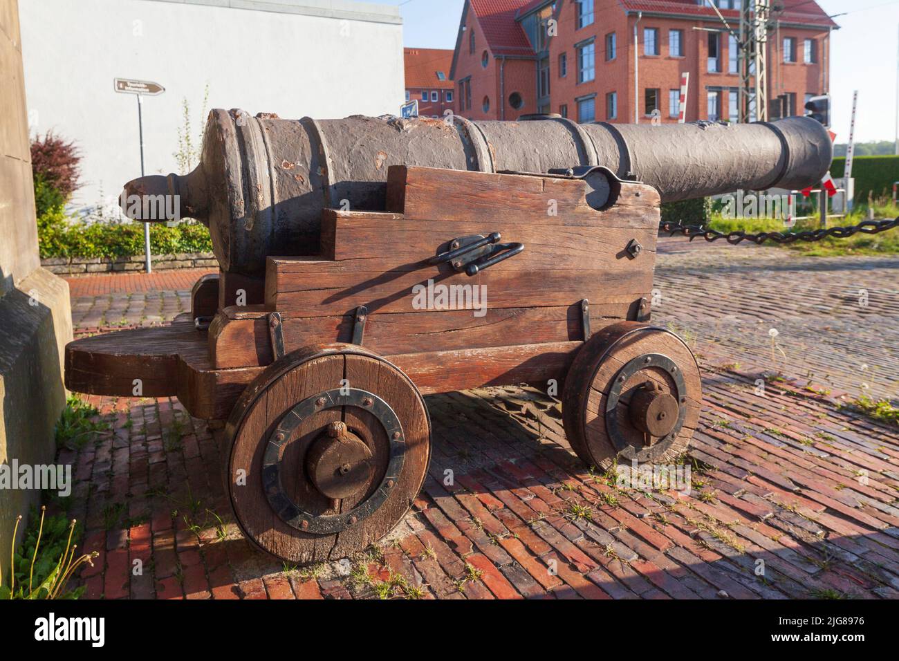Historical fortress cannon in front of the Black Duke monument ...