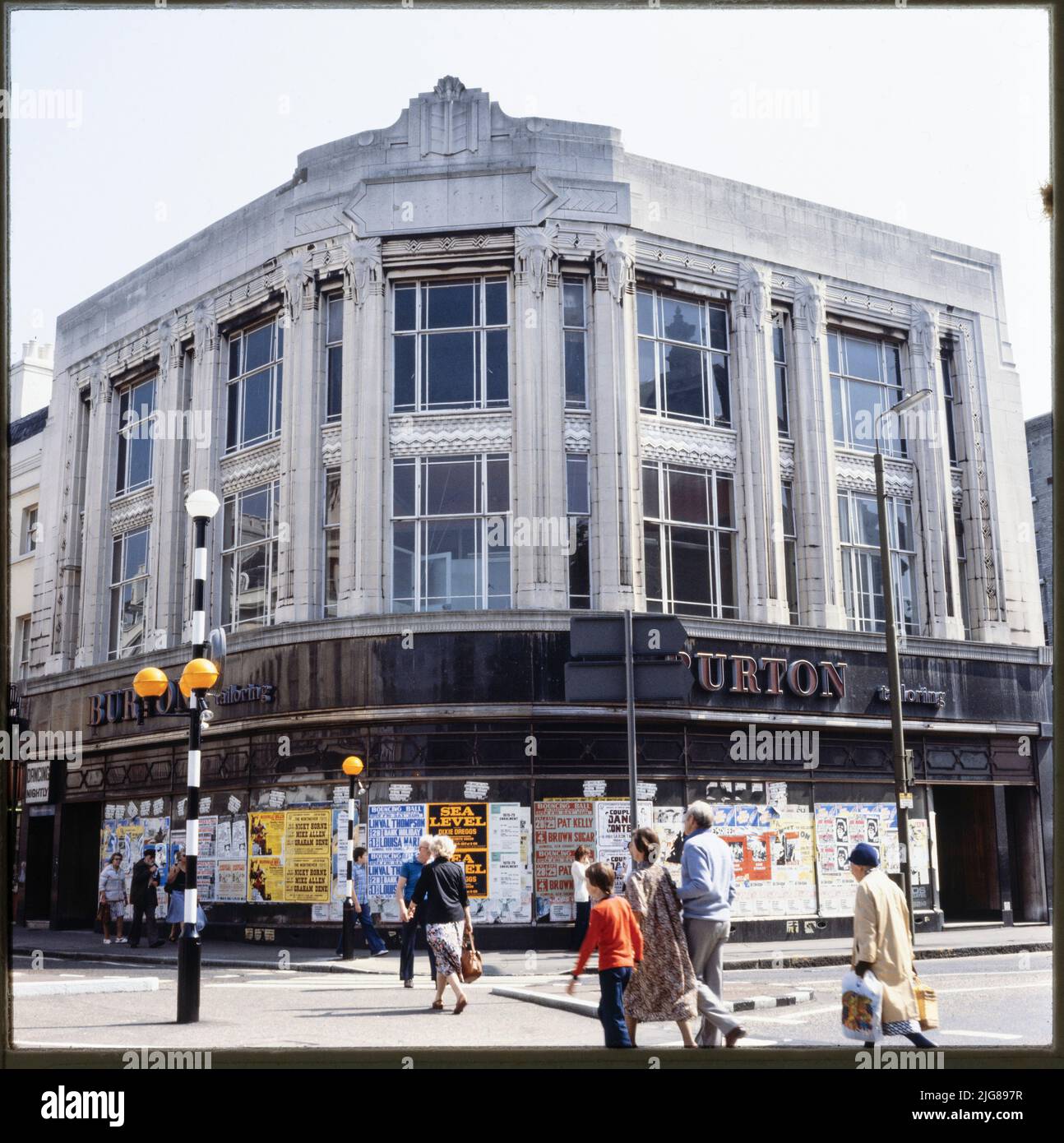 High street shops 1980s hi-res stock photography and images - Alamy