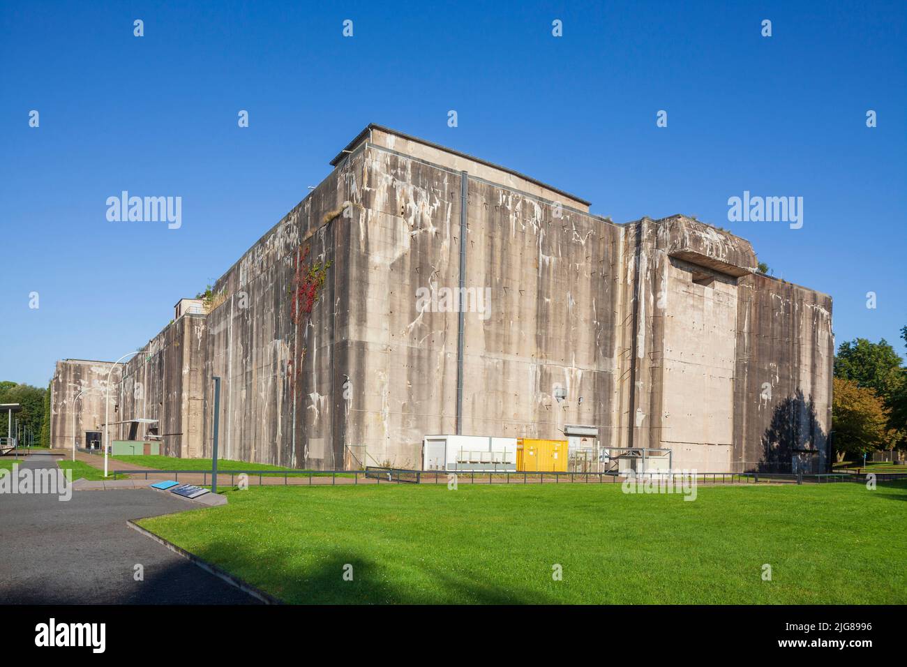 Submarine bunker valentin hi-res stock photography and images - Alamy