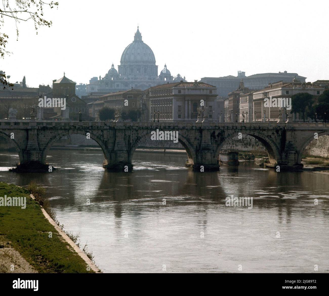 RIO TIBER A SU PASO POR ROMA - FOTO AÑOS 60. Location: EXTERIOR. Rome ...