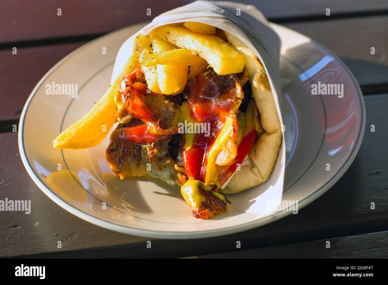 Gyros Pita, mediterranean street food. Gyros, classic Greek pita ...