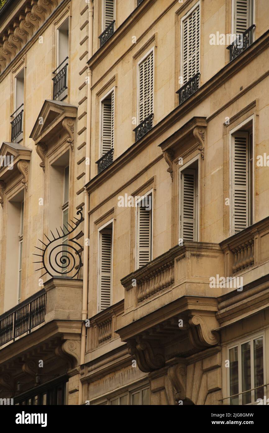 A vertical shot of building facade in Paris Stock Photo - Alamy