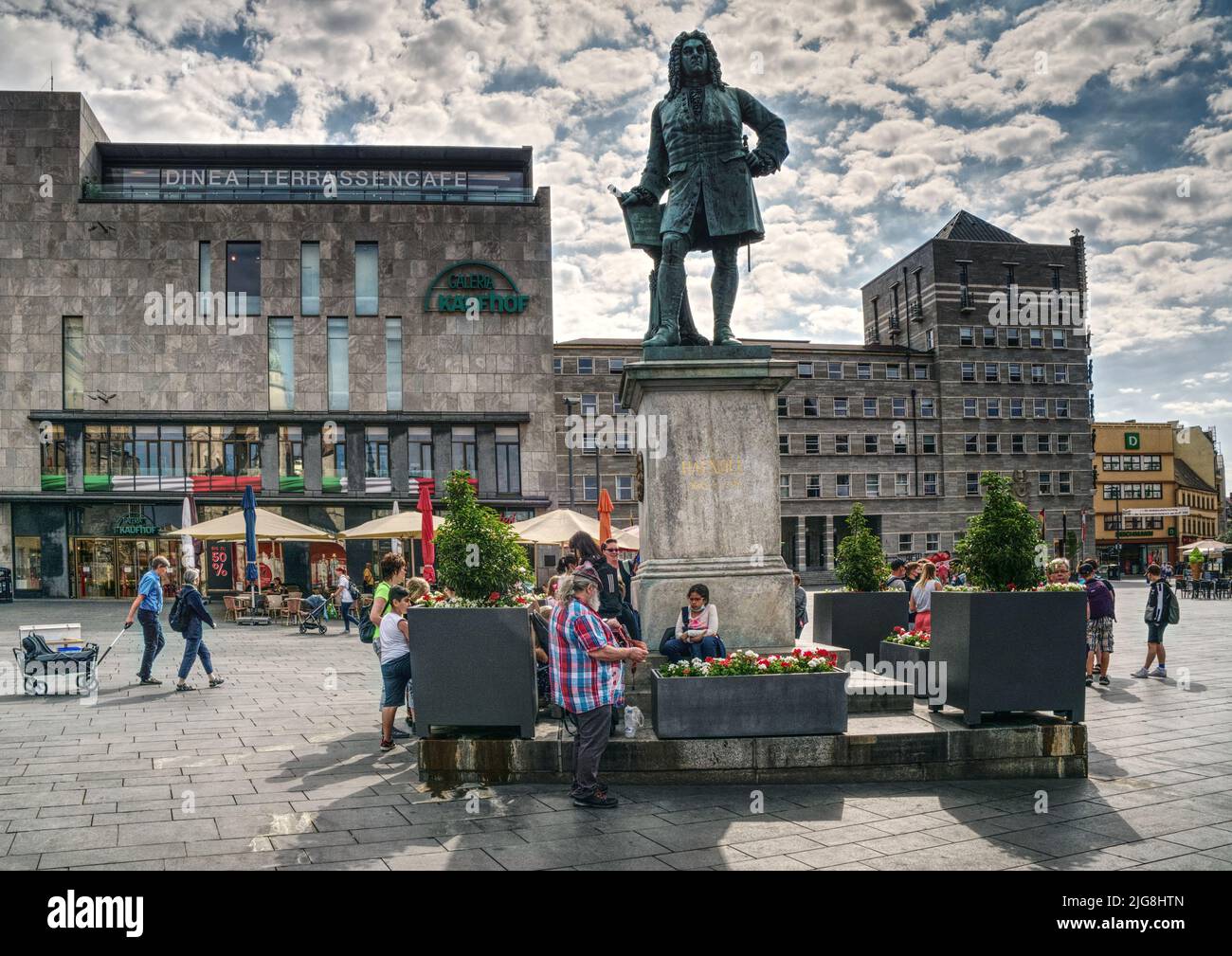 Georg friedrich händel statue hi-res stock photography and images - Alamy