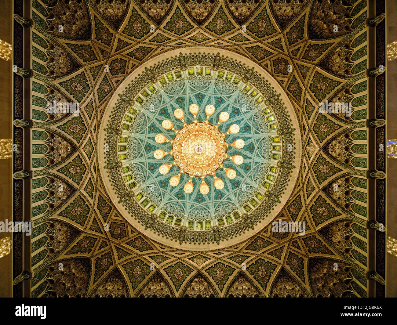 Great sultan qabus mosque in muscat hi-res stock photography and images ...