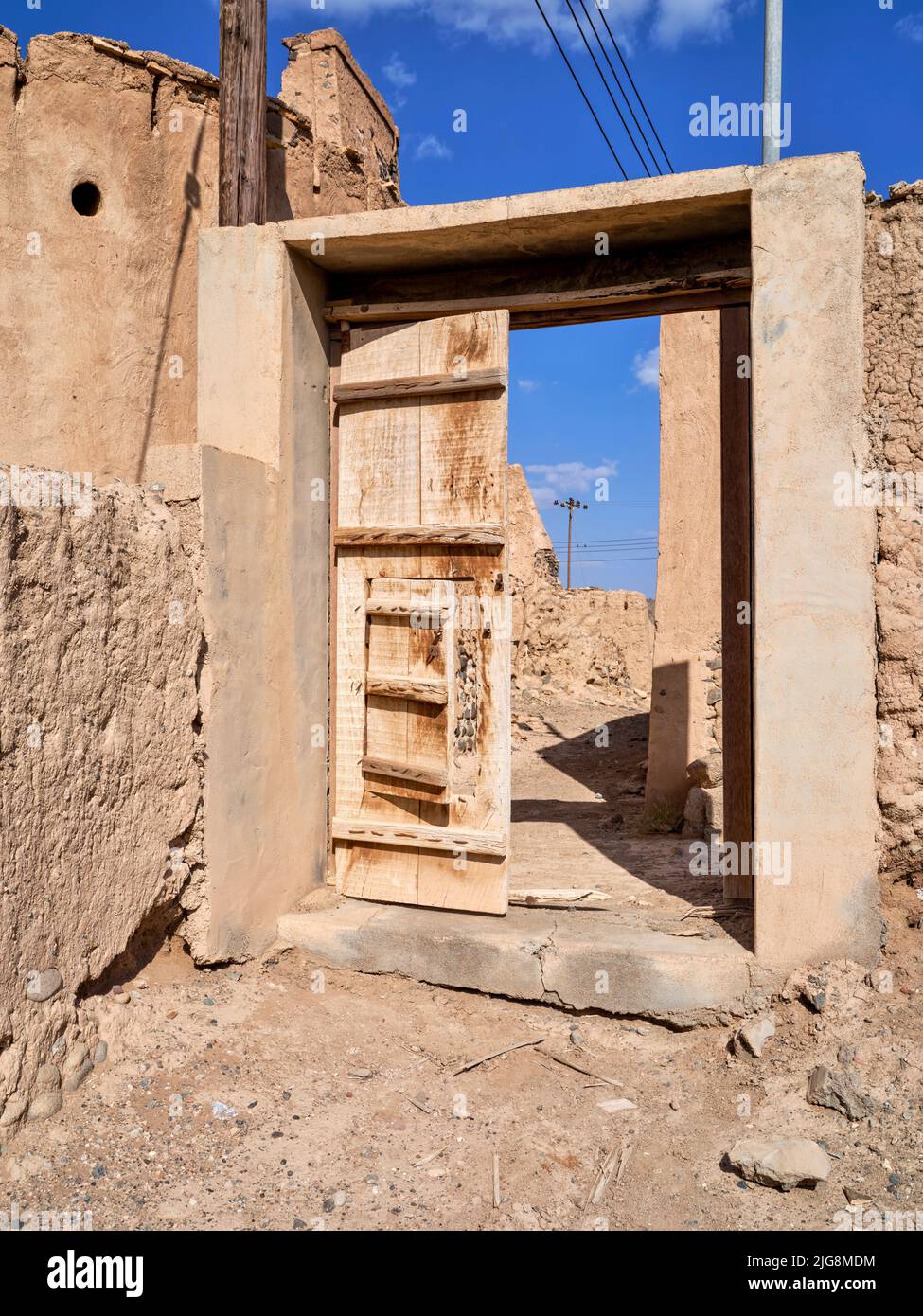 Historic mud city of Sinaw, Oman Stock Photo - Alamy
