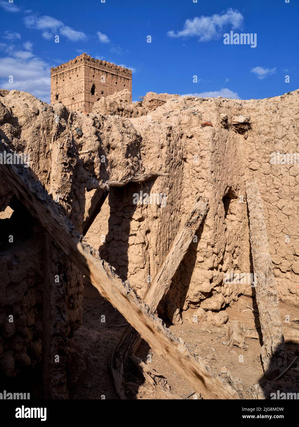 Historic mud city of Sinaw, Oman Stock Photo - Alamy