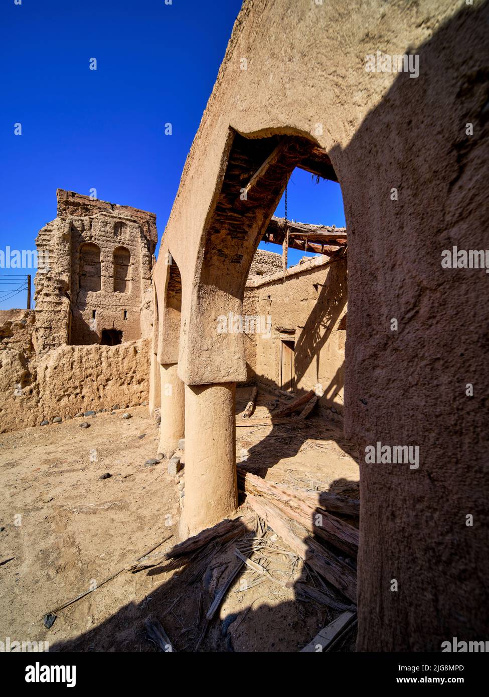 Historic mud city of Sinaw, Oman Stock Photo - Alamy