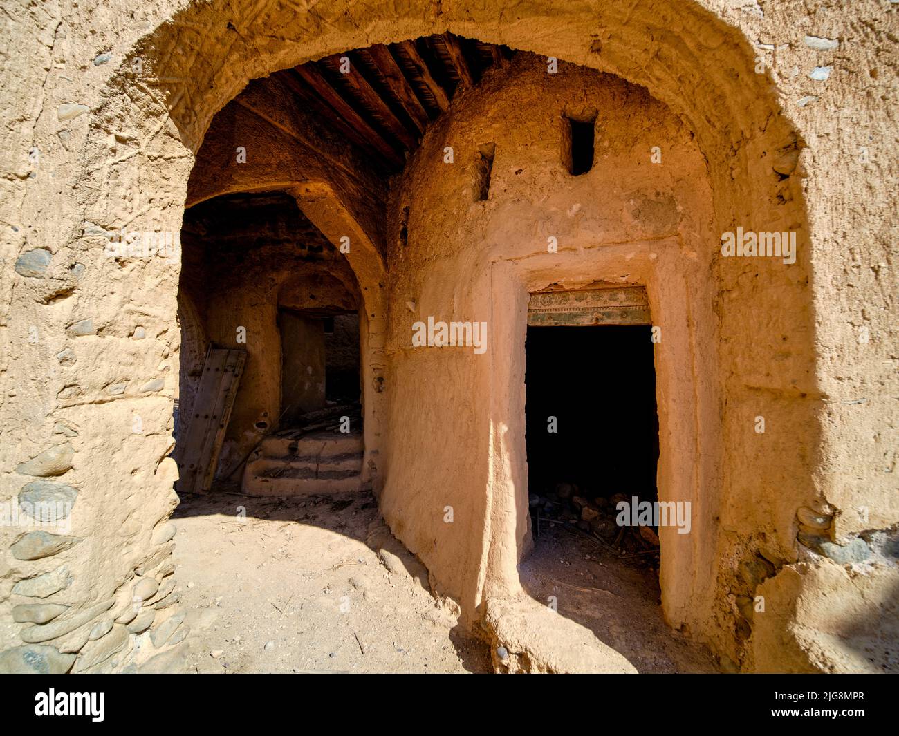 Historic mud city of Sinaw, Oman Stock Photo - Alamy