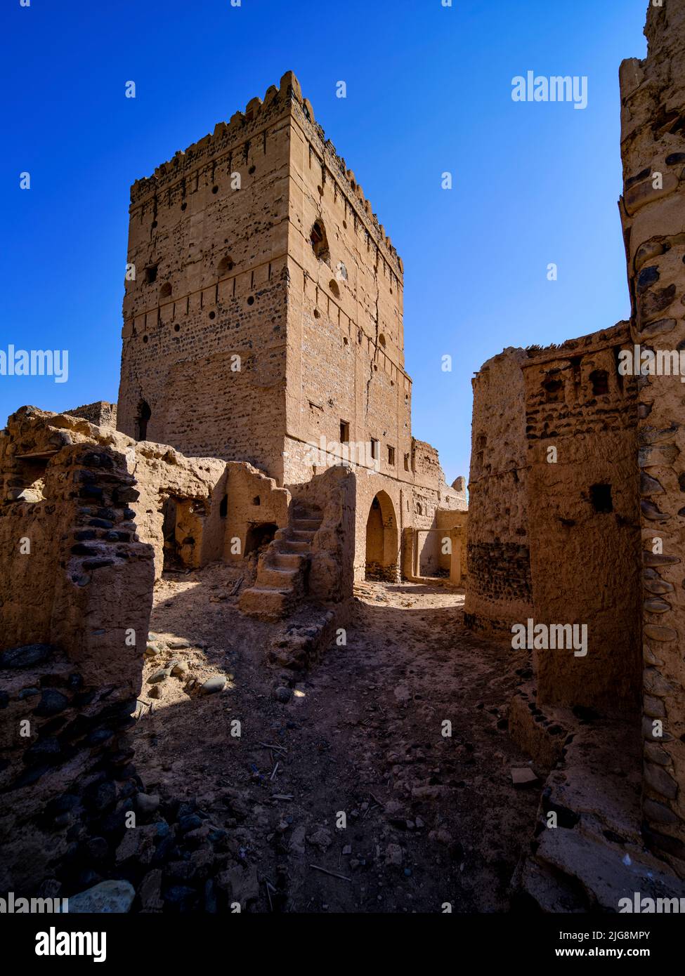 Historic mud city of Sinaw, Oman Stock Photo - Alamy