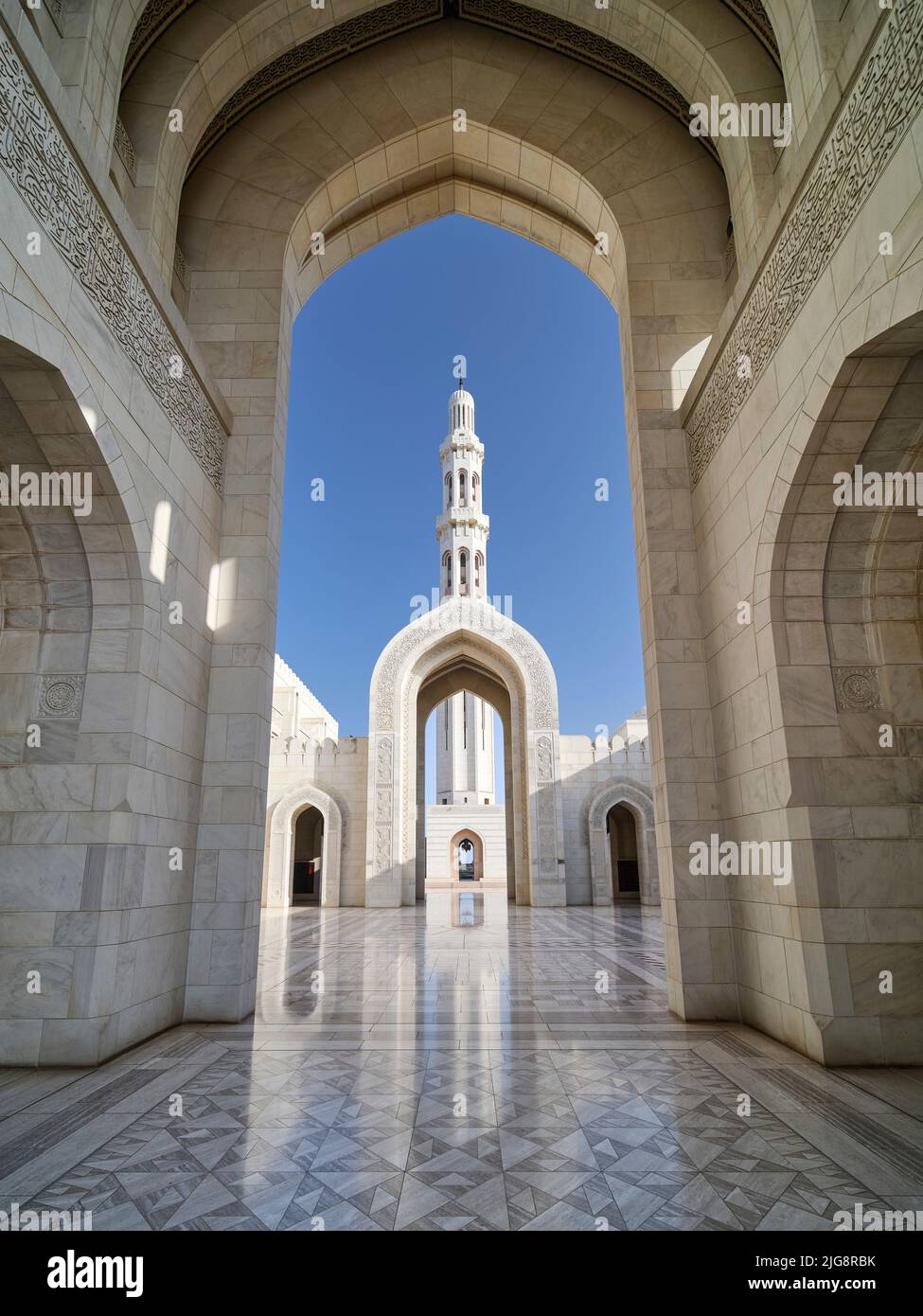 Great sultan qabus mosque in muscat hi-res stock photography and images ...