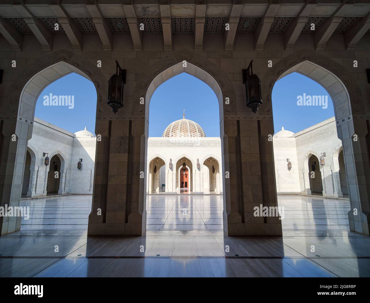 Great Sultan Qabus Mosque in Muscat, Oman Stock Photo - Alamy