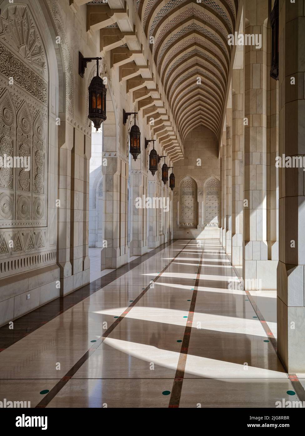Great Sultan Qabus Mosque in Muscat, Oman Stock Photo - Alamy