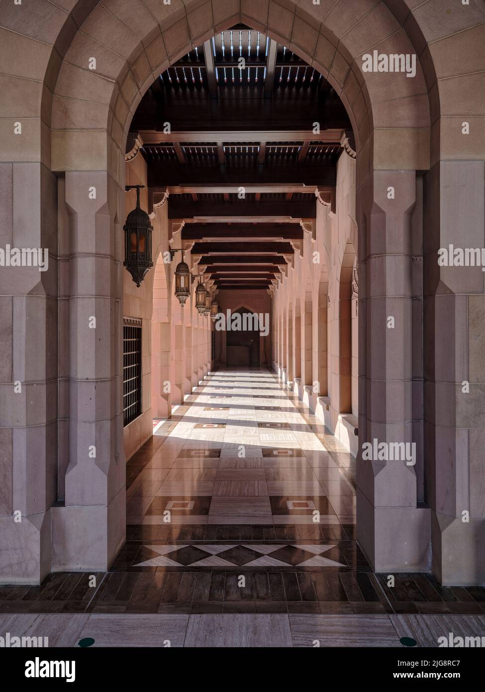 Great Sultan Qabus Mosque in Muscat, Oman Stock Photo - Alamy