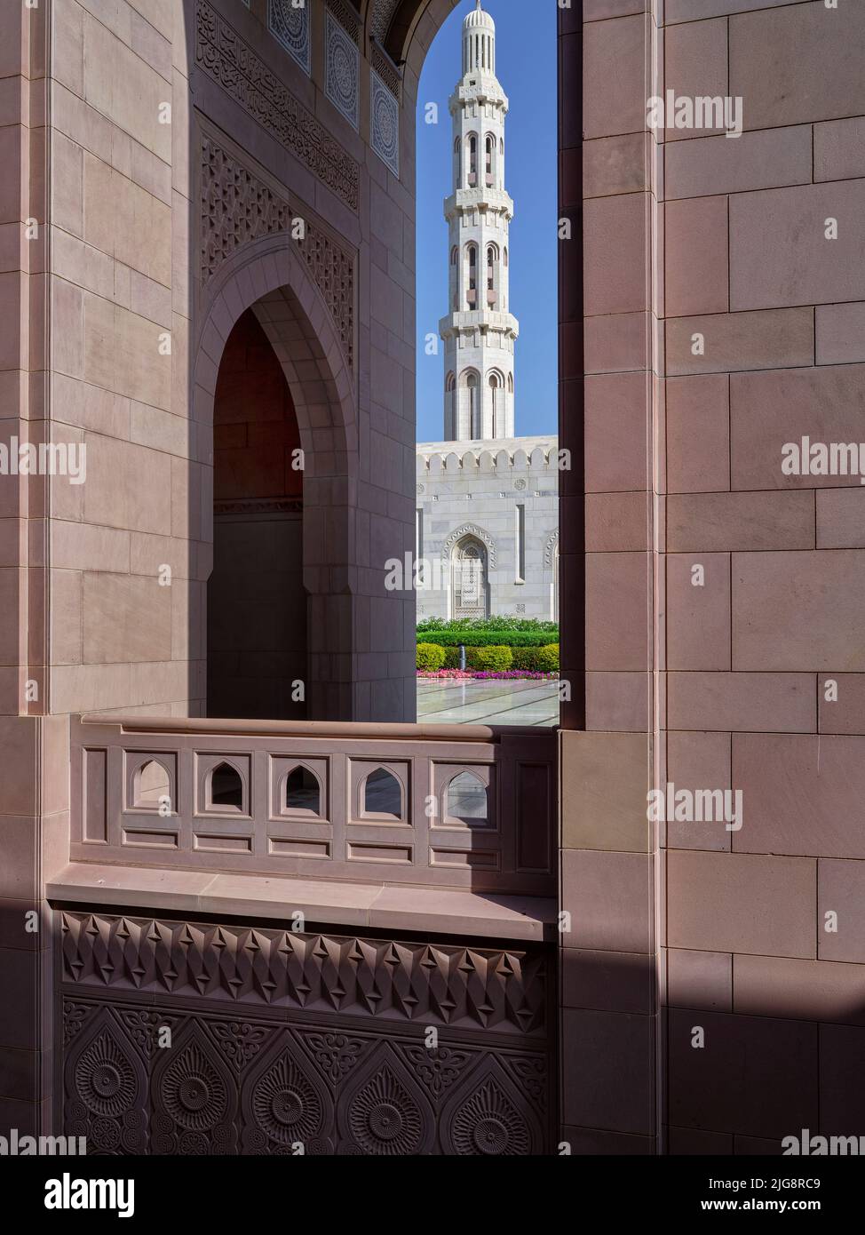Great Sultan Qabus Mosque in Muscat, Oman Stock Photo - Alamy
