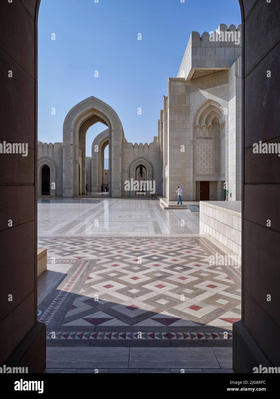 Great Sultan Qabus Mosque in Muscat, Oman Stock Photo - Alamy