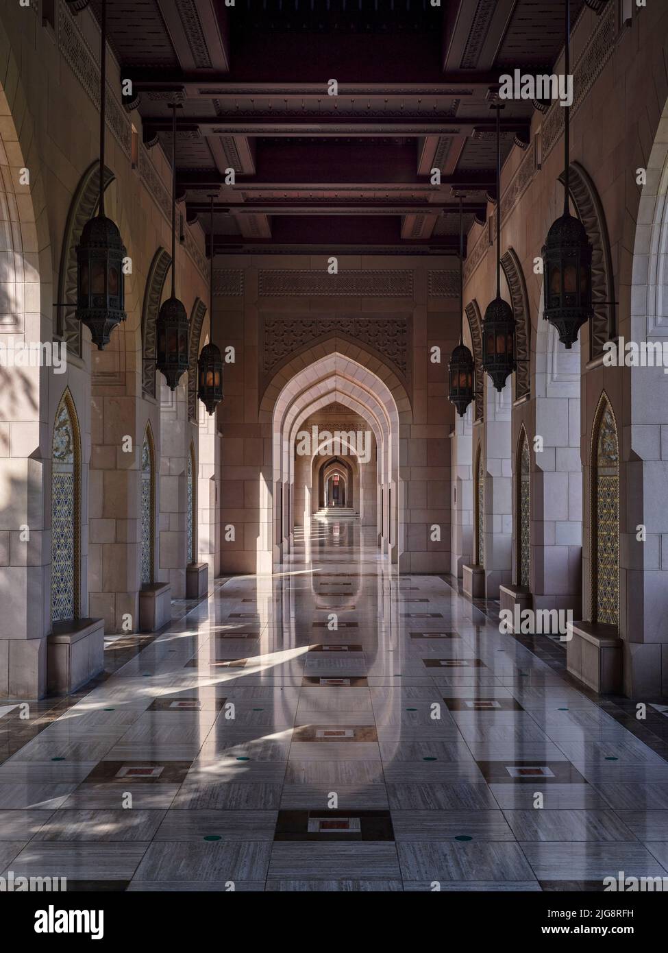 Great Sultan Qabus Mosque in Muscat, Oman Stock Photo - Alamy