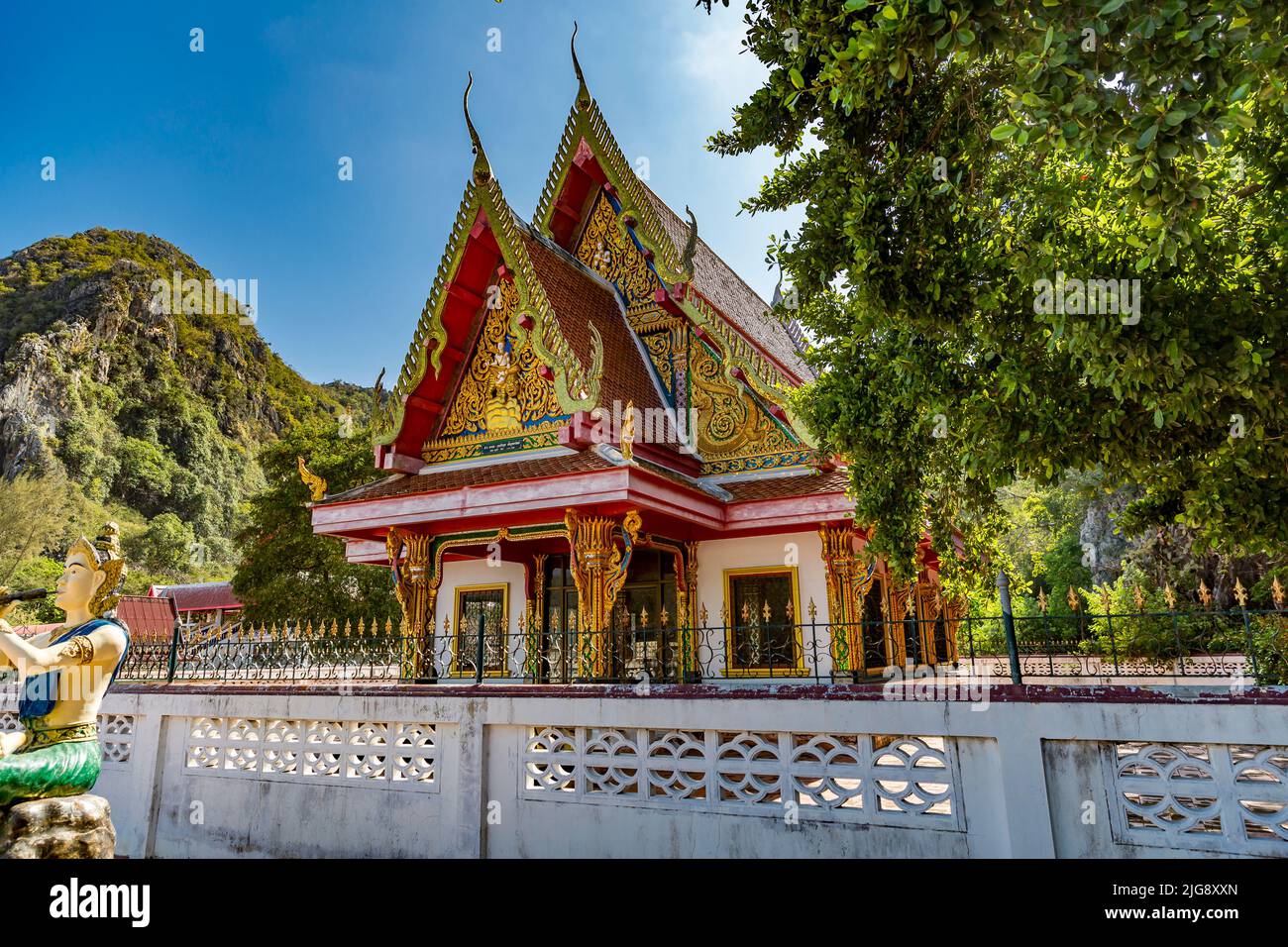 Wat Khao Daeng, Buddhist Temple, Khao Sam Roi Yot National Park ...