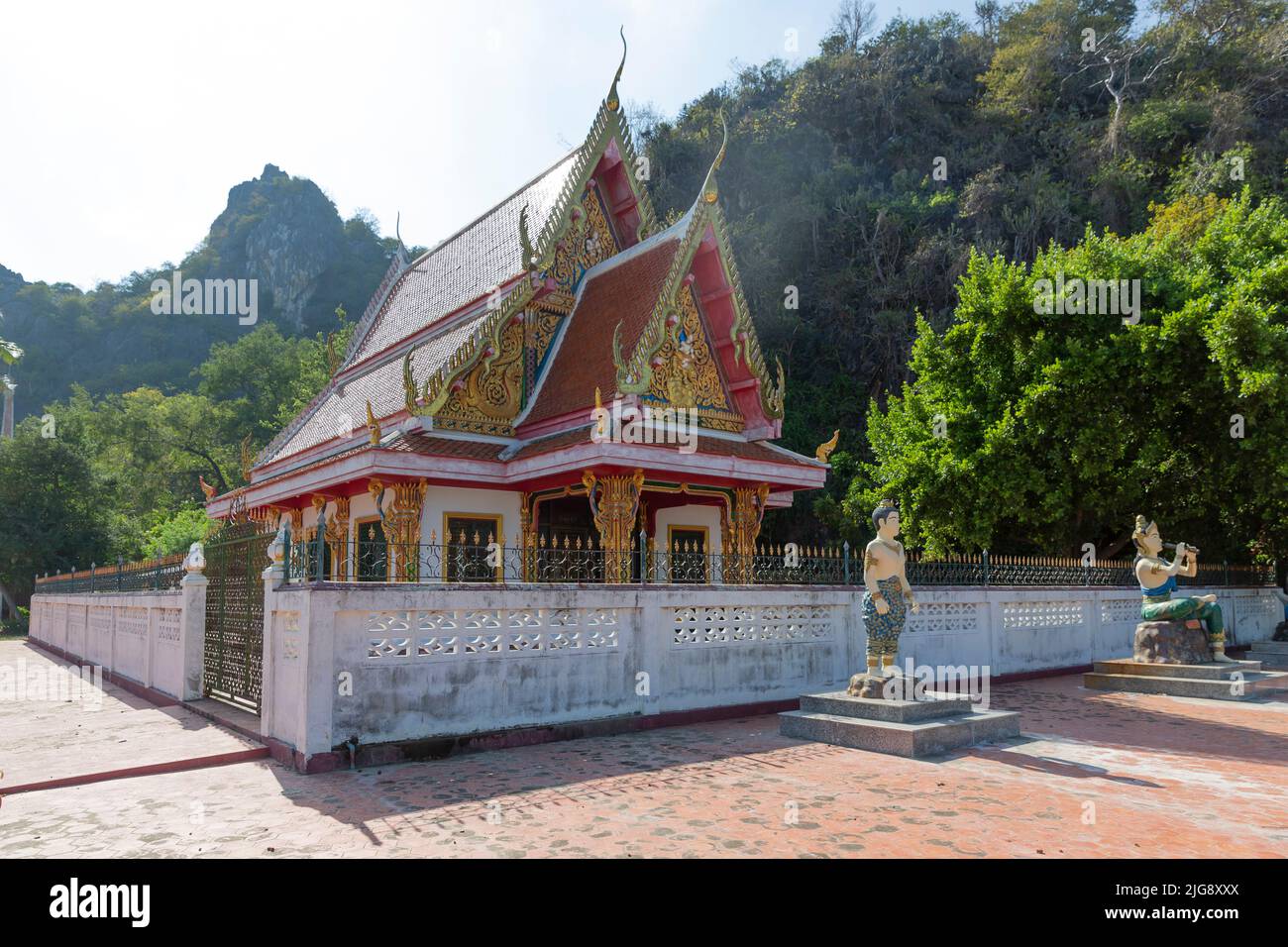 Wat Khao Daeng, Buddhist Temple, Khao Sam Roi Yot National Park ...