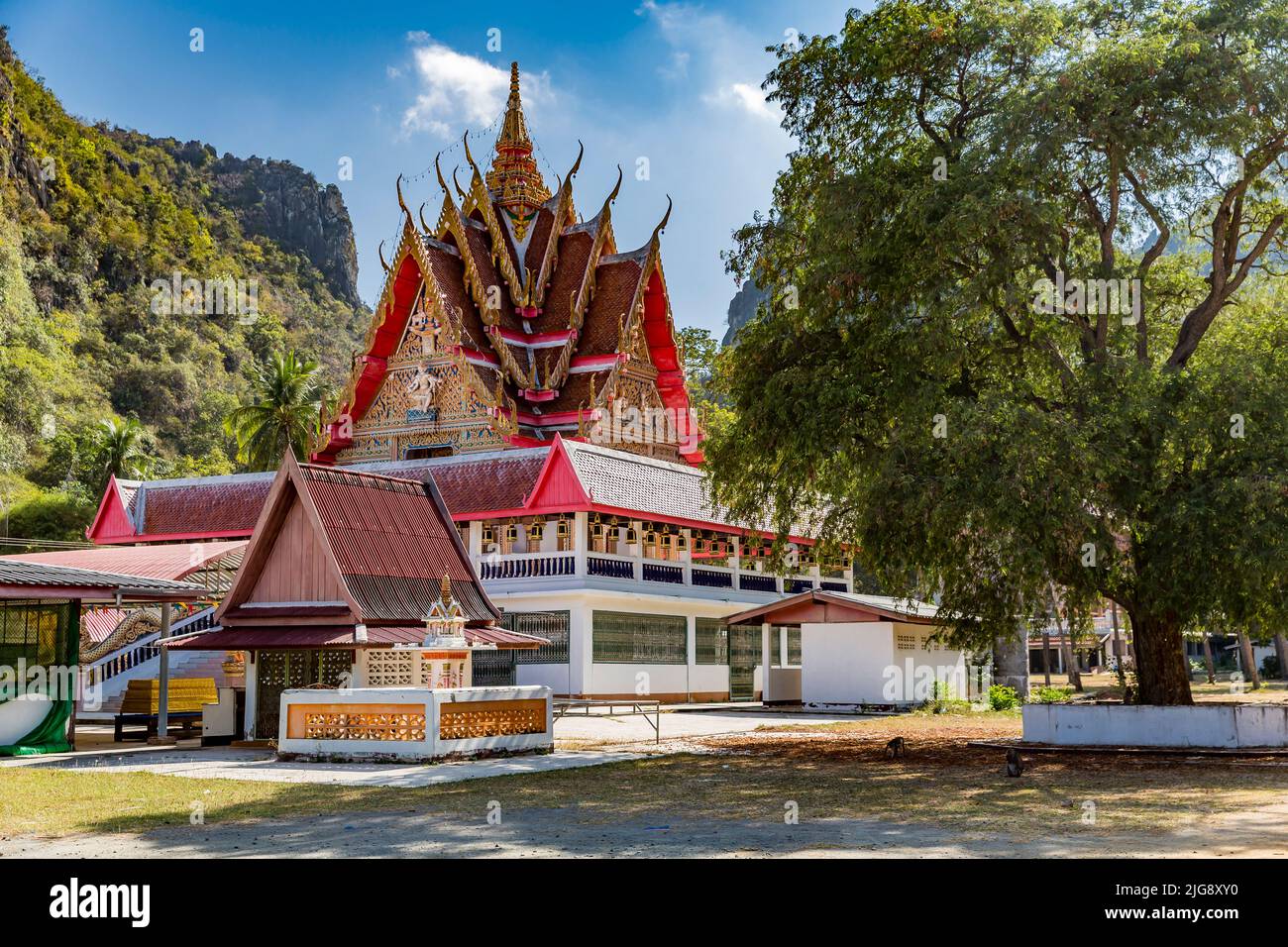 Wat Khao Daeng, Buddhist Temple, Khao Sam Roi Yot National Park ...