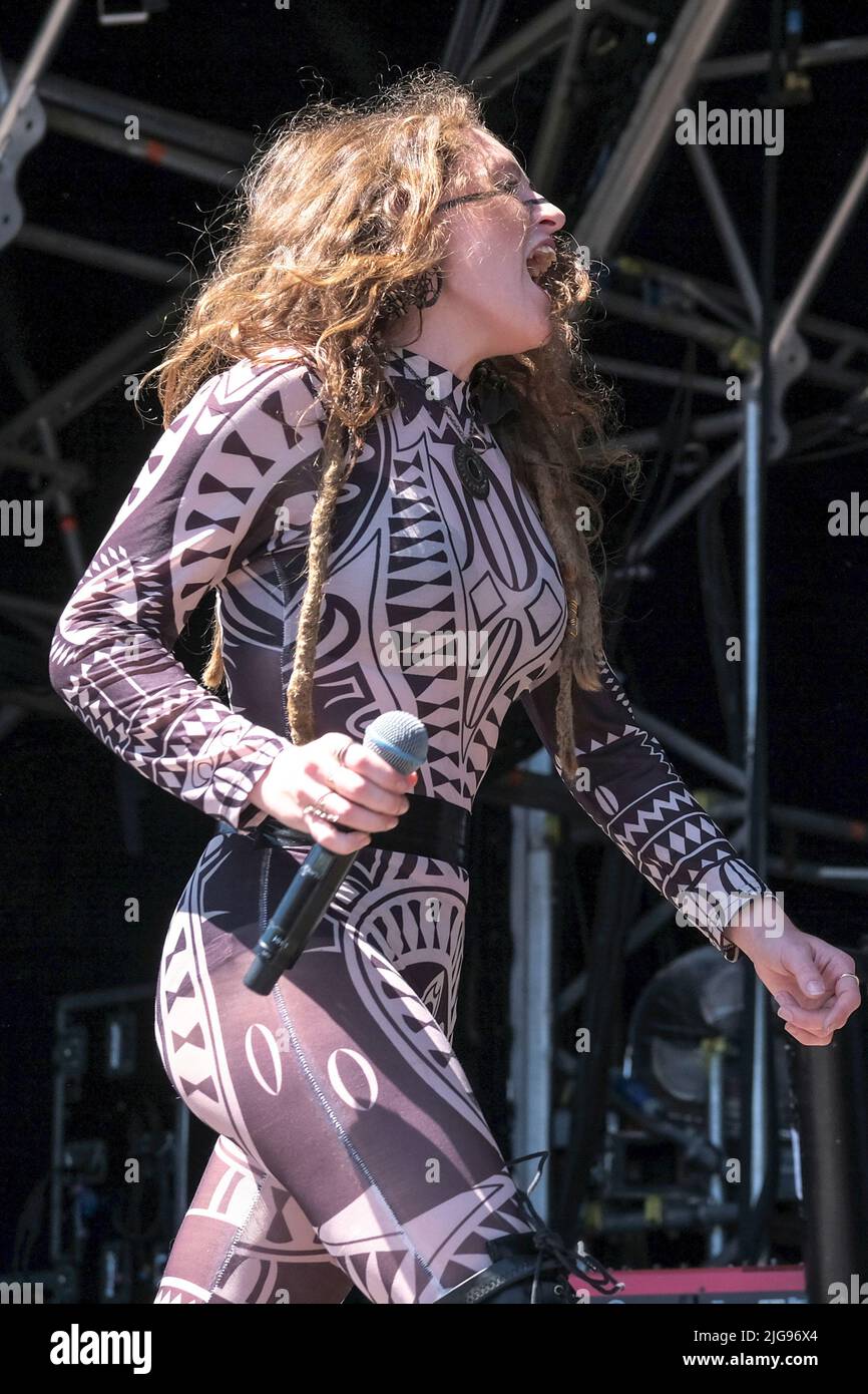 Northern Irish born singer songwriter and guitarist Amy Montgomery ...