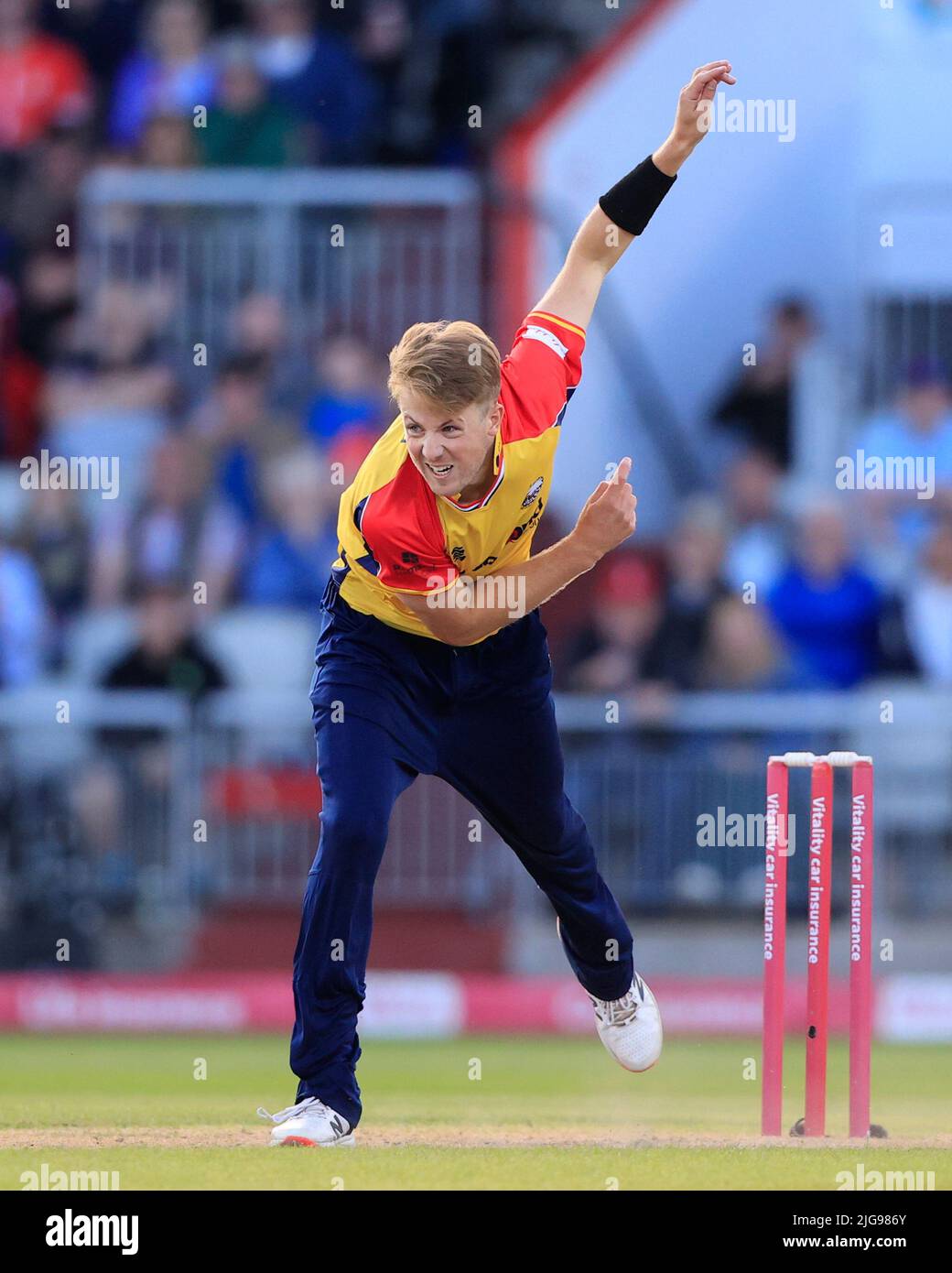 Manchester, UK. 08th July, 2022. Ben Allison bowling for Essex Eagles ...