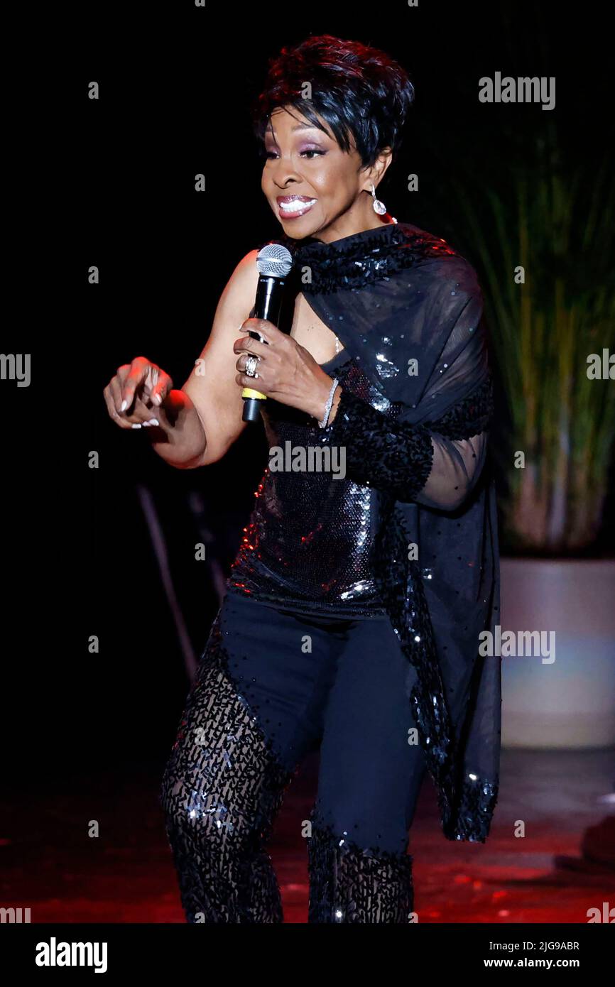Gladys Knight Performing At The Dell Music Center Summer Music Concert ...