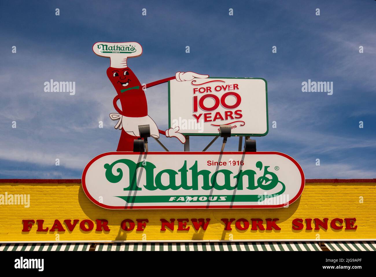 Hot dog logo in hi-res stock photography and images - Alamy