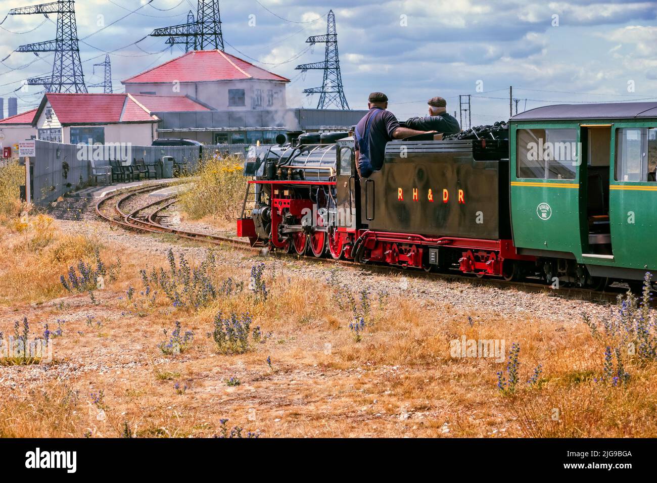 Steam train pulling into a station hi-res stock photography and images ...