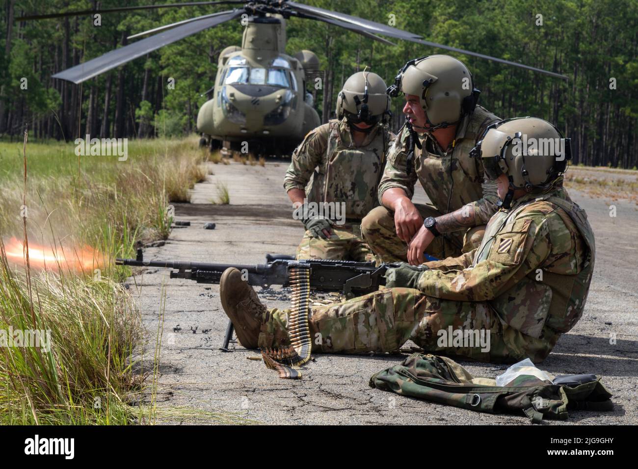 Soldiers assigned to 2nd Battalion, 3rd General Support Aviation ...