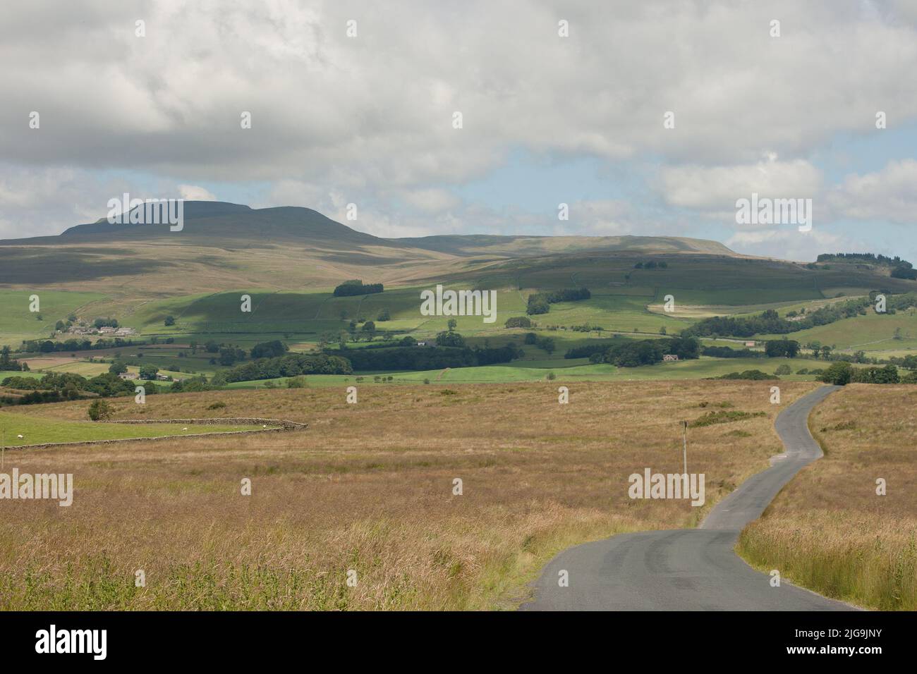 Kirkby Malham Craven Yorkshire Dales England Stock Photo - Alamy