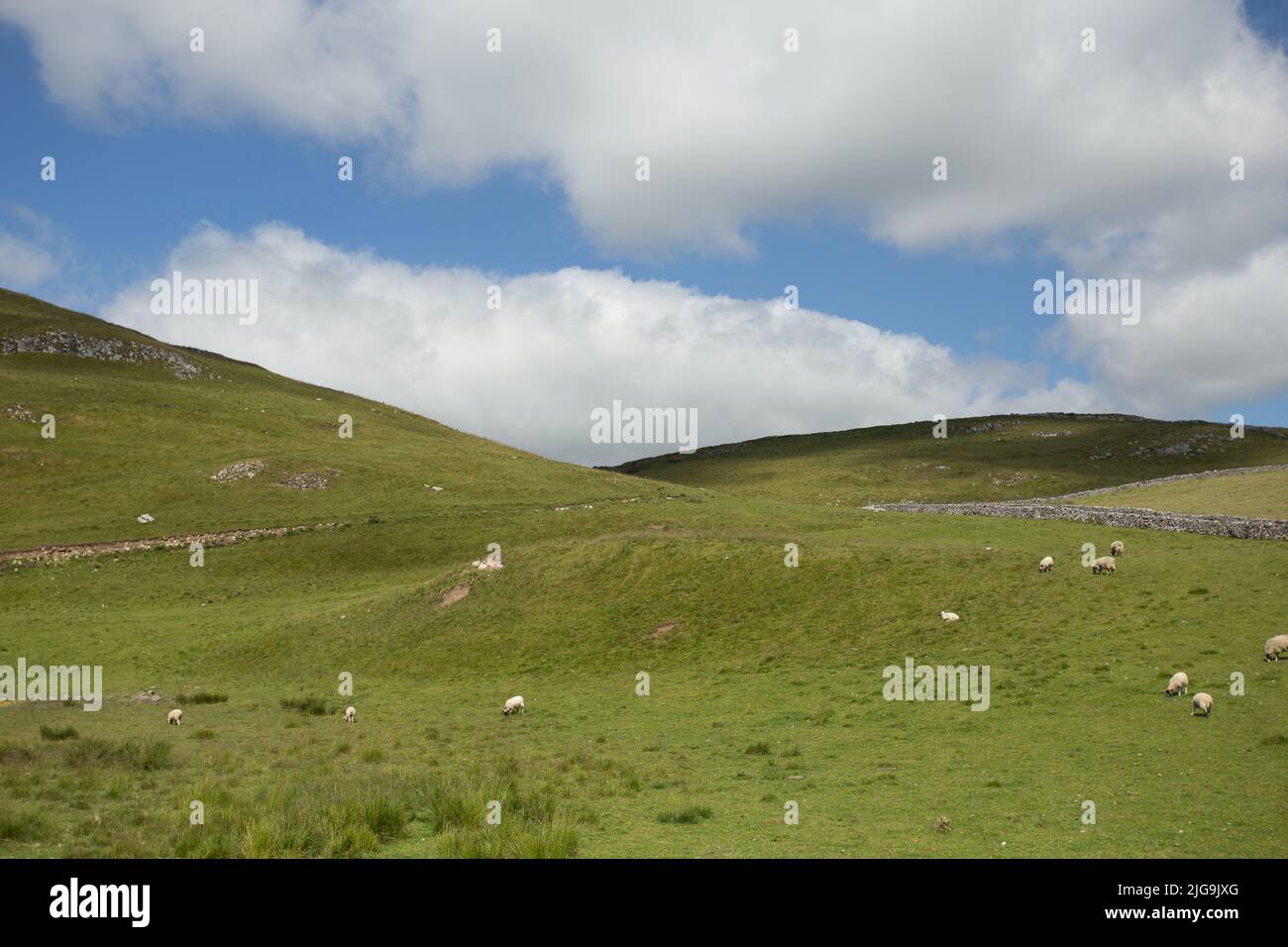 Kirkby malham yorkshire hi-res stock photography and images - Alamy