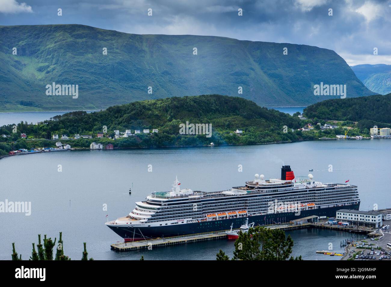 Cunard fjords cruise hi-res stock photography and images - Alamy