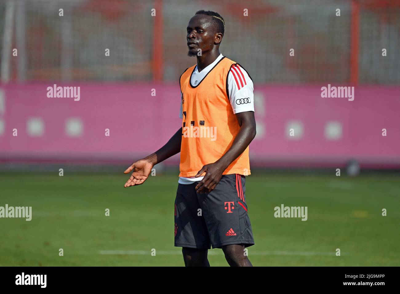 Sadio mane 2022 training hi-res stock photography and images - Alamy