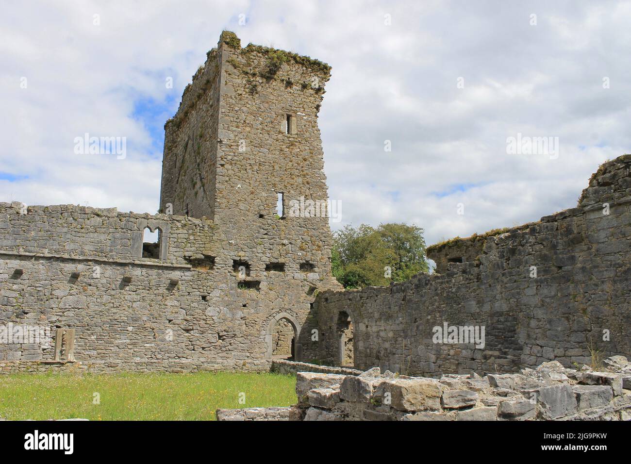 Tidy village ireland hi-res stock photography and images - Alamy