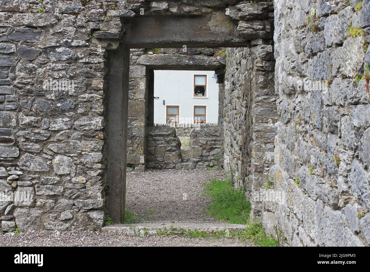 Tidy village ireland hi-res stock photography and images - Alamy