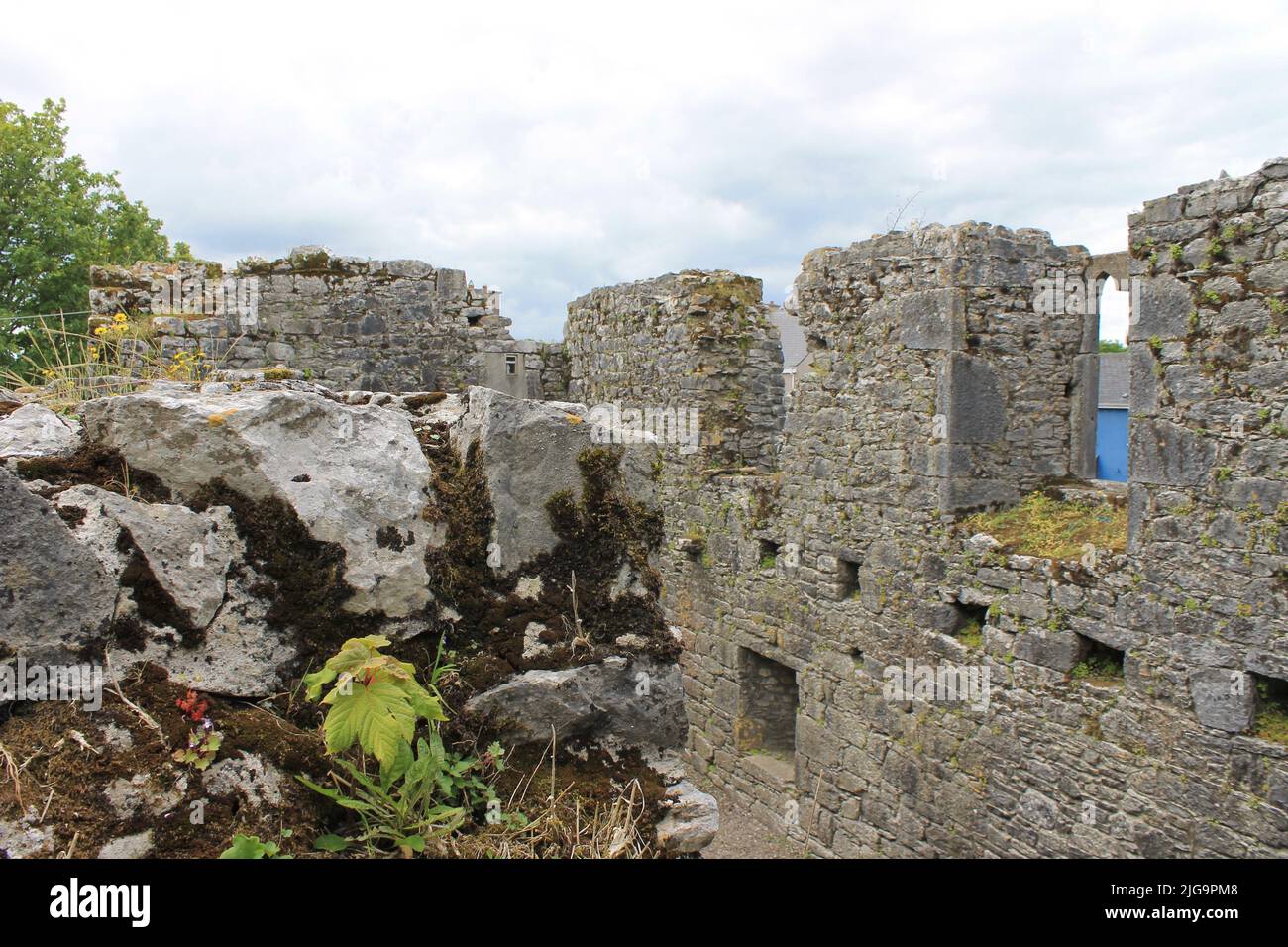 Tidy village ireland hi-res stock photography and images - Alamy