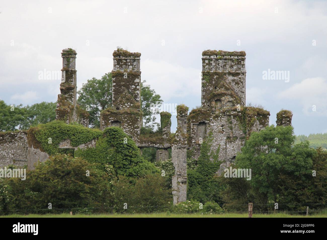 Tidy village ireland hi-res stock photography and images - Alamy