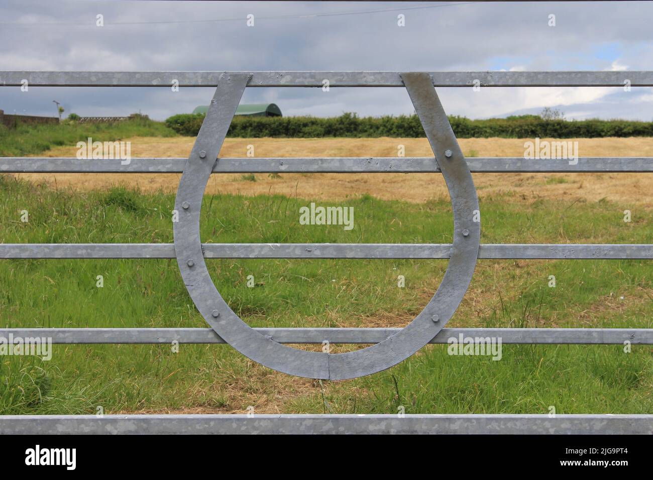 Irish farm gate hi-res stock photography and images - Alamy
